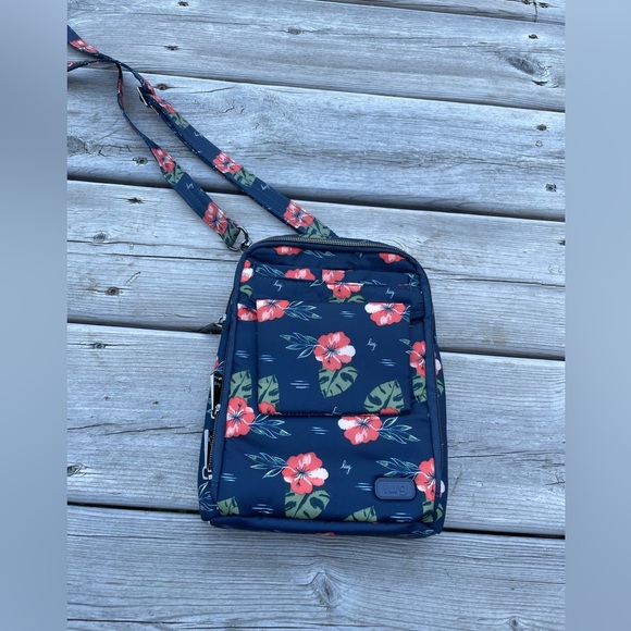 lug | Bags | Lug Crossbody Bag | Poshmark